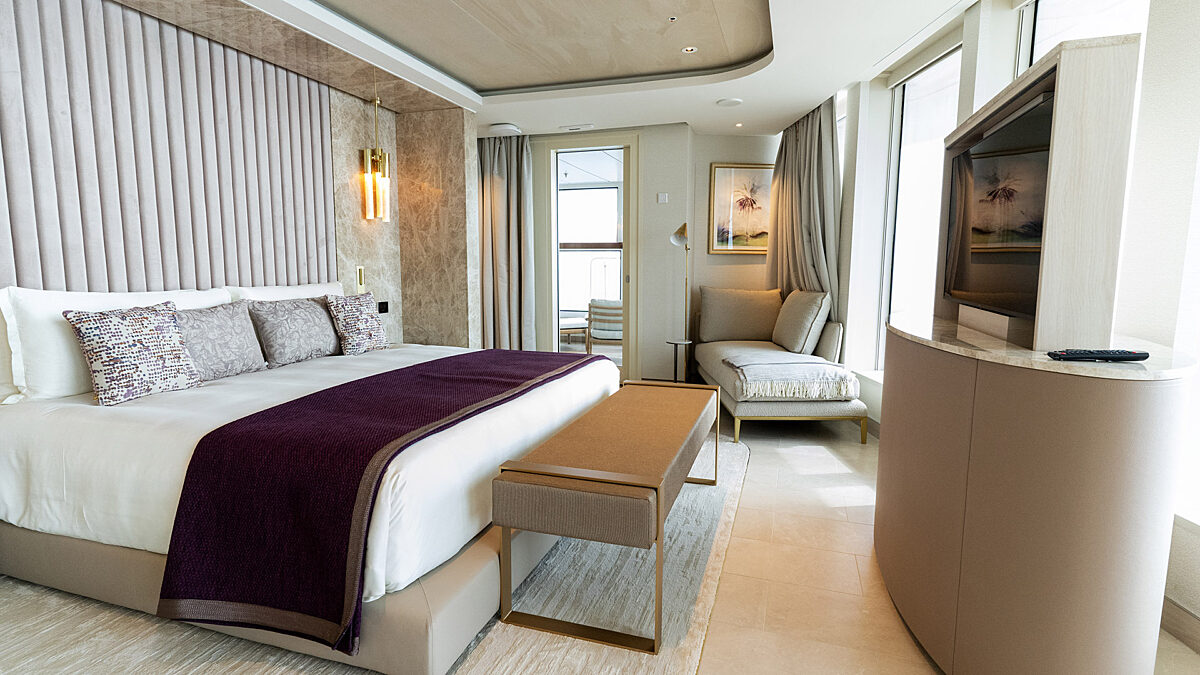 Cabins | AROYA Cruises